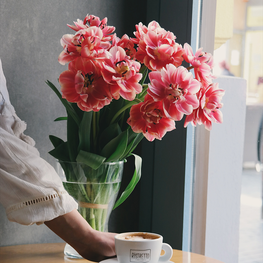 Bleems | Fresh Flowers & Gifts Delivery